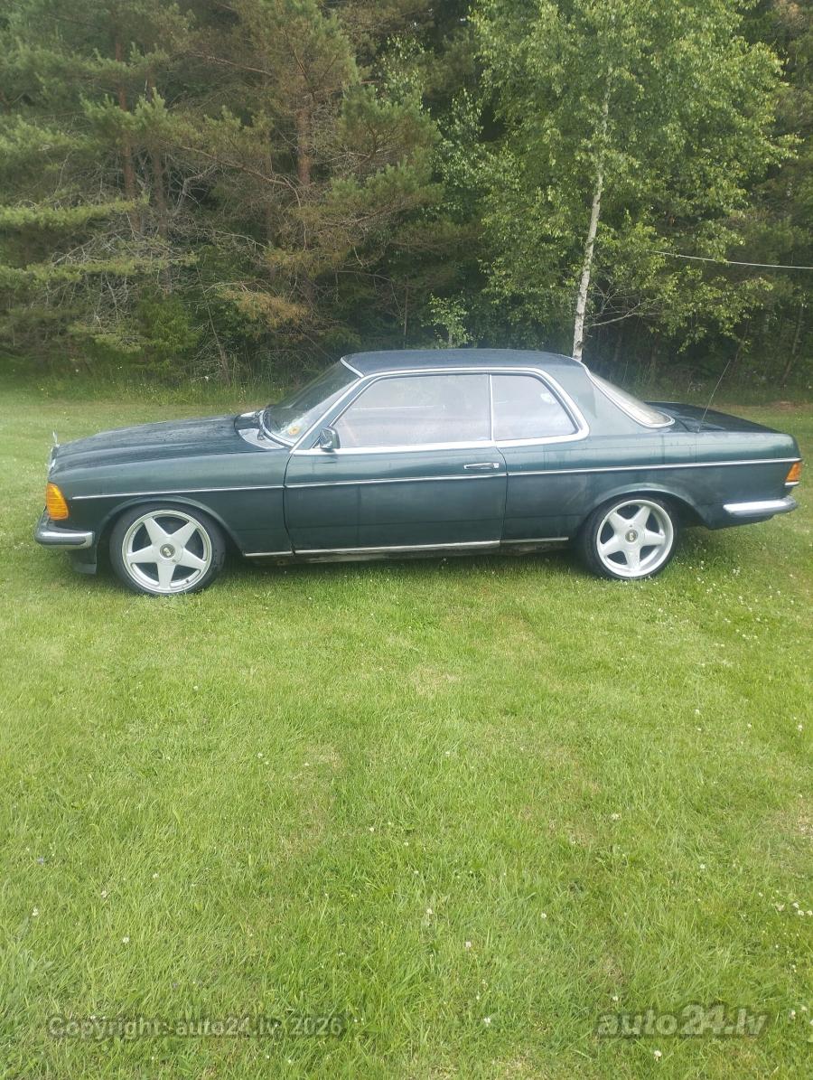 Green Mercedes-Benz 230 1979 in Tallinn, with an engine capacity of 2.40 L and mileage of 0 thousand km for 6500 €, photo 5 on AUTOMOTO.COM.LV