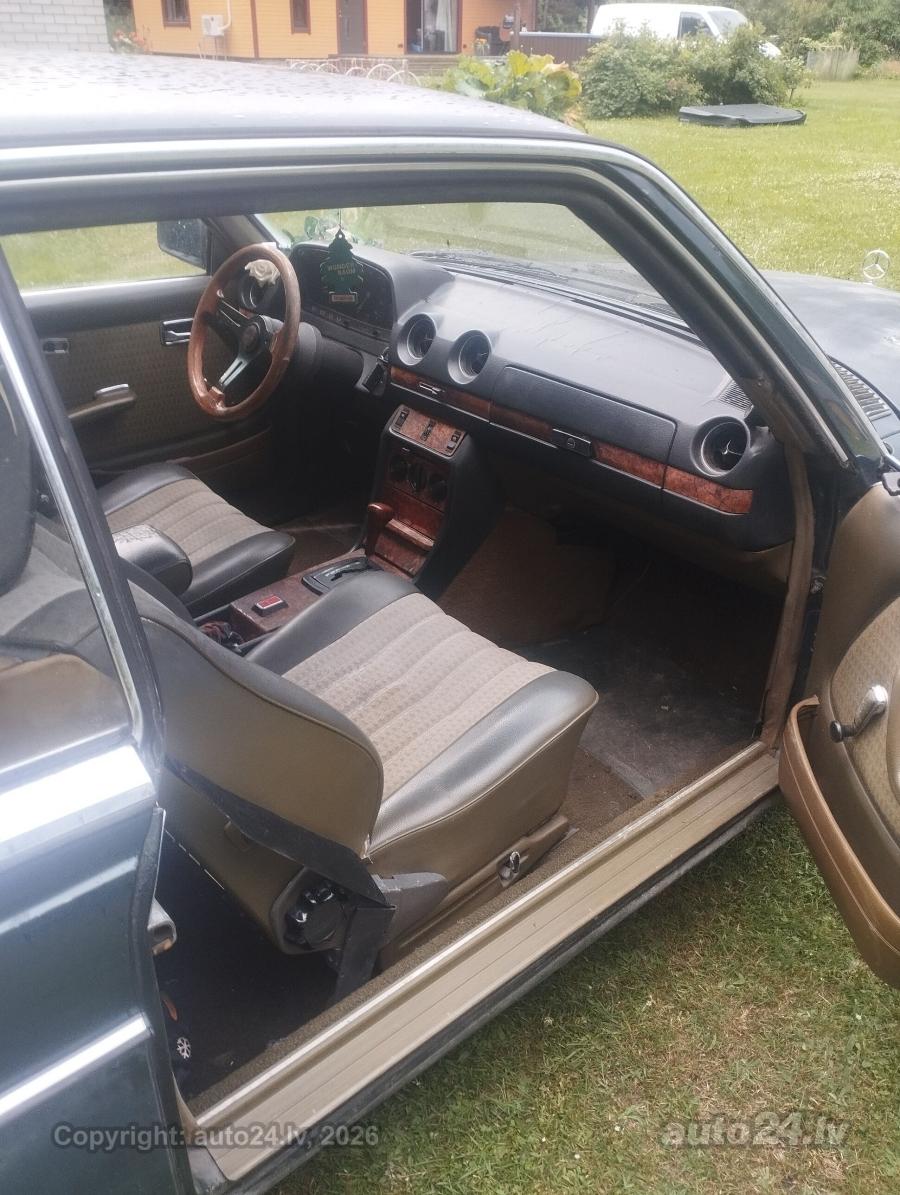 Green Mercedes-Benz 230 1979 in Tallinn, with an engine capacity of 2.40 L and mileage of 0 thousand km for 6500 €, photo 11 on AUTOMOTO.COM.LV