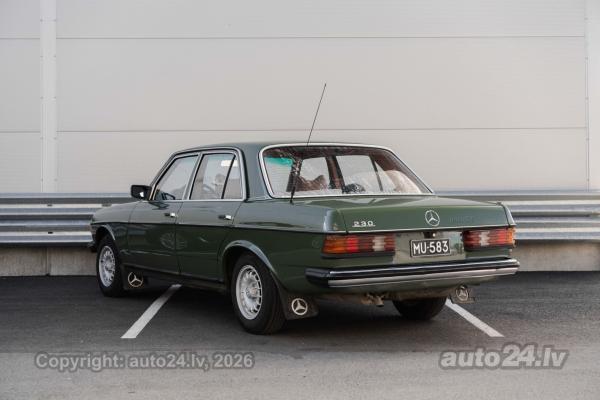 Zaļš Mercedes-Benz 230 1979 Tallina, ar dzinēja tilpumu 2.30 L un nobraukumu 135 tūkst. km par 12900 €, foto 7 vietnē AUTOMOTO.COM.LV