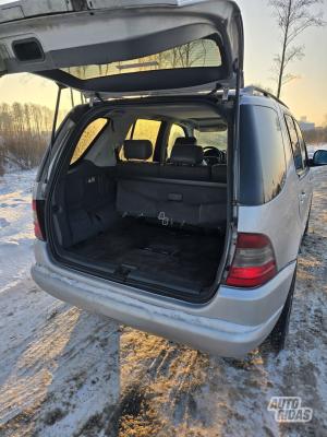 Pelēks Mercedes-Benz 230 1999 Alīta, ar dzinēja tilpumu 2.30 L un nobraukumu 43 tūkst. km par 2650 €, foto 3 vietnē AUTOMOTO.COM.LV