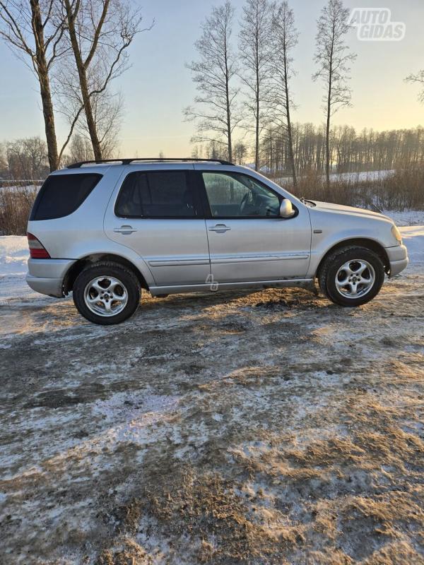Grey Mercedes-Benz 230 1999 in Alytus, with an engine capacity of 2.30 L and mileage of 43 thousand km for 2650 €, photo 7 on AUTOMOTO.COM.LV