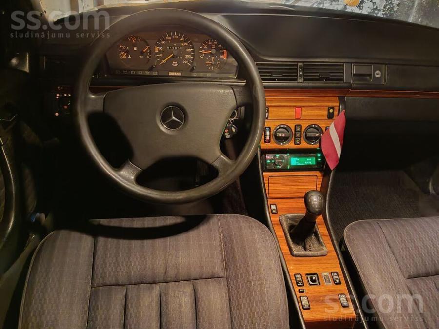 Grey Mercedes-Benz 230 1991 in Riga, with an engine capacity of 2.30 L and mileage of 648 thousand km for 2800 €, photo 5 on AUTOMOTO.COM.LV