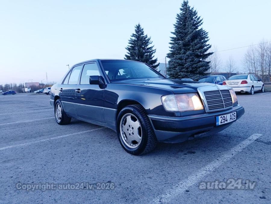 Pelēks Mercedes-Benz 230 1991 Tallina, ar dzinēja tilpumu 2.30 L un nobraukumu 270 tūkst. km par 2890 €, foto 1 vietnē AUTOMOTO.COM.LV