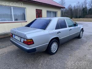 Pelēks Mercedes-Benz 230 1992 Gulbene, ar dzinēja tilpumu 2.30 L un nobraukumu 176 tūkst. km par 2000 €, foto 4 vietnē AUTOMOTO.COM.LV