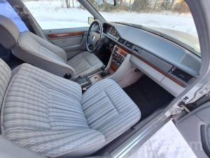 Pelēks Mercedes-Benz 230 1992 Gulbene, ar dzinēja tilpumu 2.30 L un nobraukumu 176 tūkst. km par 2000 €, foto 9 vietnē AUTOMOTO.COM.LV