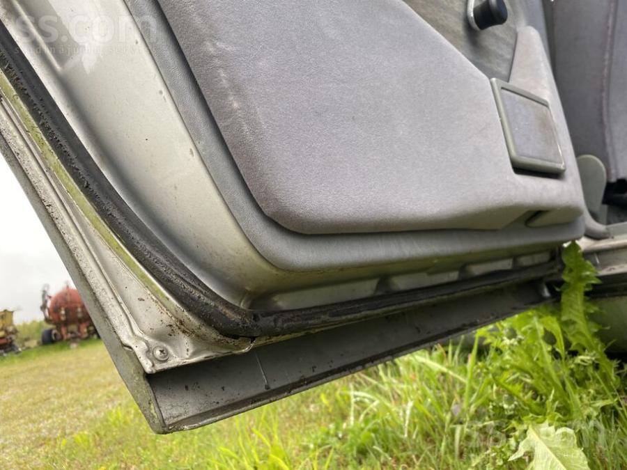 Pelēks Mercedes-Benz 230 1992 Gulbene, ar dzinēja tilpumu 2.30 L un nobraukumu 176 tūkst. km par 2000 €, foto 12 vietnē AUTOMOTO.COM.LV