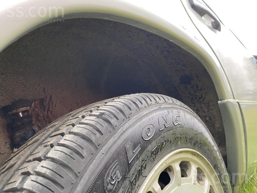 Pelēks Mercedes-Benz 230 1992 Gulbene, ar dzinēja tilpumu 2.30 L un nobraukumu 176 tūkst. km par 2000 €, foto 18 vietnē AUTOMOTO.COM.LV