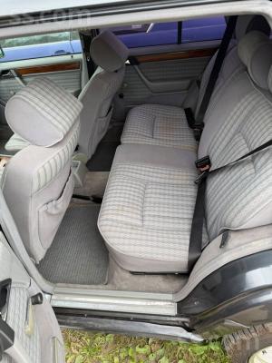 Pelēks Mercedes-Benz 230 1990 Rīga, ar dzinēja tilpumu 2.30 L un nobraukumu 357 tūkst. km par 7400 €, foto 10 vietnē AUTOMOTO.COM.LV