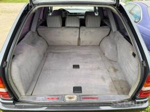 Pelēks Mercedes-Benz 230 1990 Rīga, ar dzinēja tilpumu 2.30 L un nobraukumu 357 tūkst. km par 7400 €, foto 12 vietnē AUTOMOTO.COM.LV