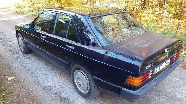 Mercedes-Benz 230-pullman 1987 in Vilnius, with an engine capacity of 2.00 L and mileage of 300 thousand km for 3200 €, photo 4 on AUTOMOTO.COM.LV