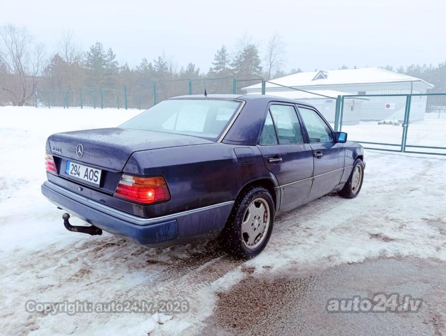 Mercedes-Benz 230 1991 Tallina, ar dzinēja tilpumu 2.30 L un nobraukumu 268 tūkst. km par 1999 €, foto 3 vietnē AUTOMOTO.COM.LV
