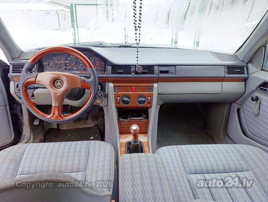 Mercedes-Benz 230 1991 Tallina, ar dzinēja tilpumu 2.30 L un nobraukumu 268 tūkst. km par 1999 €, foto 11 vietnē AUTOMOTO.COM.LV