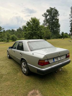 Mercedes-Benz 230 1991 Tartu, ar dzinēja tilpumu 2.30 L un nobraukumu 240 tūkst. km par 2000 €, foto 3 vietnē AUTOMOTO.COM.LV