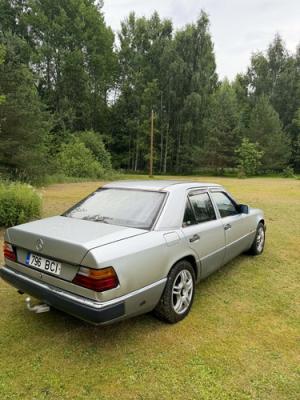 Mercedes-Benz 230 1991 Tartu, ar dzinēja tilpumu 2.30 L un nobraukumu 240 tūkst. km par 2000 €, foto 7 vietnē AUTOMOTO.COM.LV