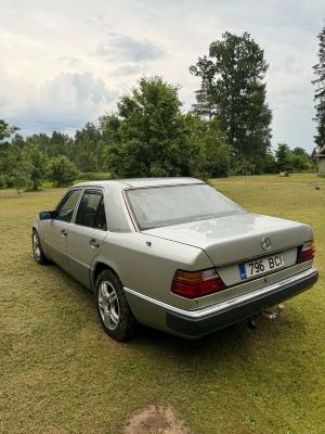 Mercedes-Benz 230 1991 Tartu, ar dzinēja tilpumu 2.30 L un nobraukumu 240 tūkst. km par 2000 €, foto 11 vietnē AUTOMOTO.COM.LV