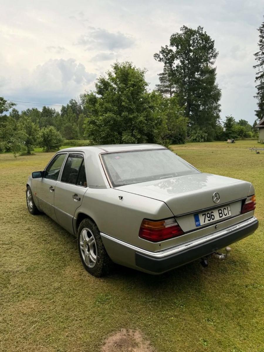 Mercedes-Benz 230 1991 Tartu, ar dzinēja tilpumu 2.30 L un nobraukumu 240 tūkst. km par 2000 €, foto 11 vietnē AUTOMOTO.COM.LV