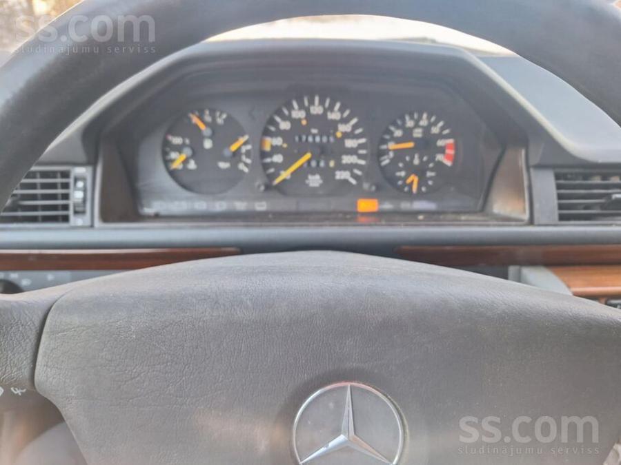 Mercedes-Benz 230 1992 in Gulbene, with an engine capacity of 2.30 L and mileage of 176 thousand km for 2000 €, photo 10 on AUTOMOTO.COM.LV