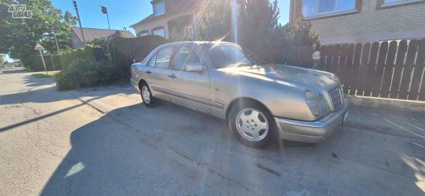 Mercedes-Benz 230 1996 Šauļi, ar dzinēja tilpumu 2.30 L un nobraukumu 1 tūkst. km par 850 €, foto 2 vietnē AUTOMOTO.COM.LV