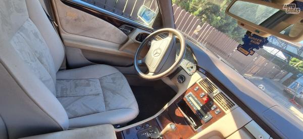 Mercedes-Benz 230 1996 Šauļi, ar dzinēja tilpumu 2.30 L un nobraukumu 1 tūkst. km par 850 €, foto 5 vietnē AUTOMOTO.COM.LV