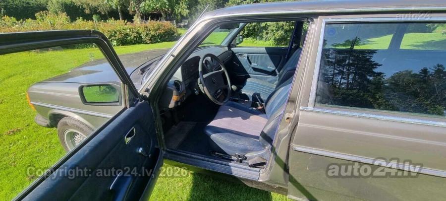 Grey Mercedes-Benz 240 1981 in Tallinn, with an engine capacity of 2.30 L and mileage of 340 thousand km for 5500 €, photo 6 on AUTOMOTO.COM.LV