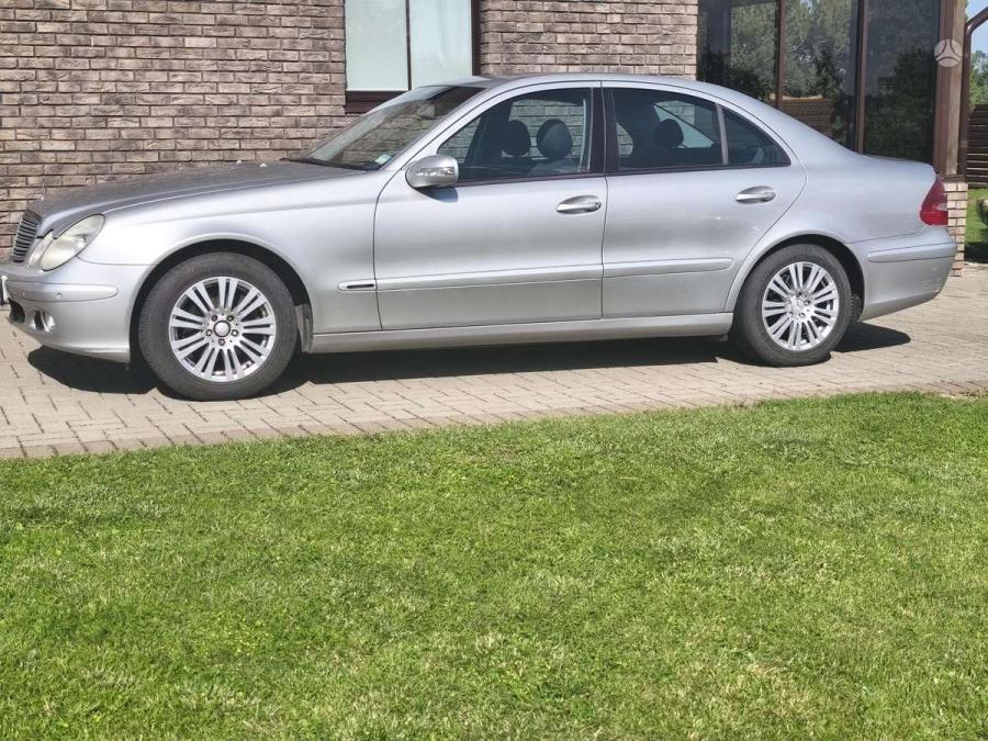 Grey Mercedes-Benz 240 2002 in Jonava, with an engine capacity of 0.00 L and mileage of 260 thousand km for 2999 €, photo 3 on AUTOMOTO.COM.LV
