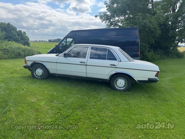 White Mercedes-Benz 240 1981 in Parnu, with an engine capacity of 2.40 L and mileage of 235 thousand km for 5500 €, photo 3 on AUTOMOTO.COM.LV