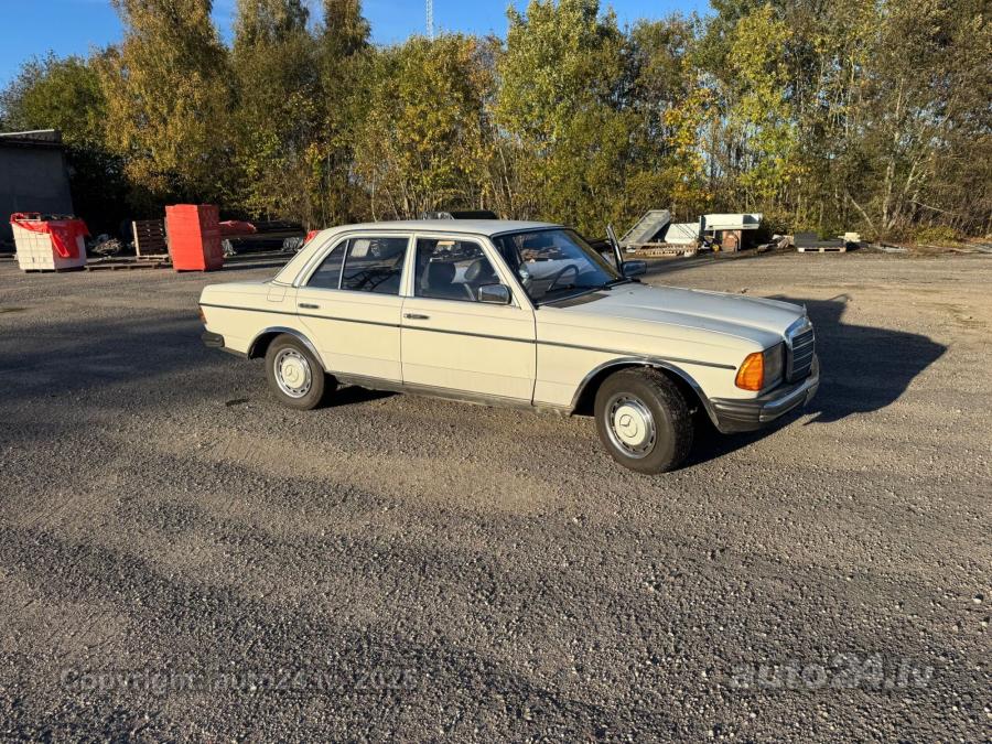White Mercedes-Benz 240 1981 in Parnu, with an engine capacity of 2.40 L and mileage of 235 thousand km for 5500 €, photo 7 on AUTOMOTO.COM.LV