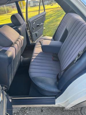 White Mercedes-Benz 240 1981 in Parnu, with an engine capacity of 2.40 L and mileage of 235 thousand km for 5500 €, photo 14 on AUTOMOTO.COM.LV