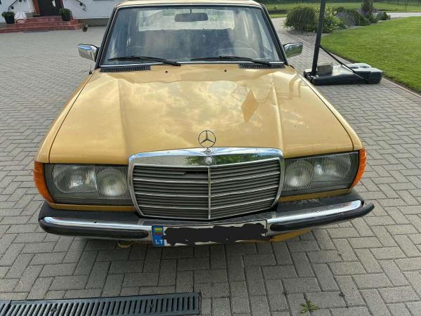Dzeltens Mercedes-Benz 240 1982 Kelmė, ar dzinēja tilpumu 0.00 L un nobraukumu 320 tūkst. km par 1500 €, foto 1 vietnē AUTOMOTO.COM.LV