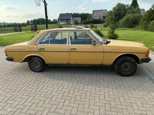 Dzeltens Mercedes-Benz 240 1982 Kelmė, ar dzinēja tilpumu 0.00 L un nobraukumu 320 tūkst. km par 1500 €, foto 4 vietnē AUTOMOTO.COM.LV