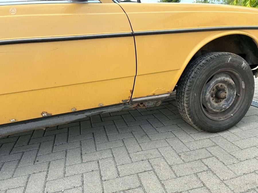Dzeltens Mercedes-Benz 240 1982 Kelmė, ar dzinēja tilpumu 0.00 L un nobraukumu 320 tūkst. km par 1500 €, foto 7 vietnē AUTOMOTO.COM.LV