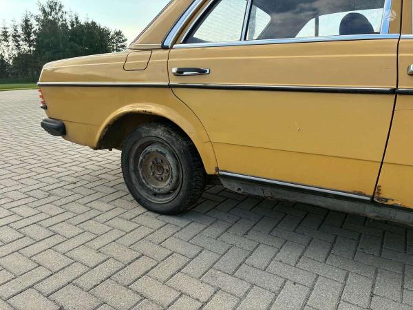 Dzeltens Mercedes-Benz 240 1982 Kelmė, ar dzinēja tilpumu 0.00 L un nobraukumu 320 tūkst. km par 1500 €, foto 7 vietnē AUTOMOTO.COM.LV