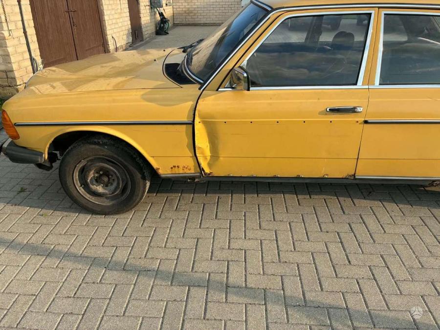 Dzeltens Mercedes-Benz 240 1982 Kelmė, ar dzinēja tilpumu 0.00 L un nobraukumu 320 tūkst. km par 1500 €, foto 9 vietnē AUTOMOTO.COM.LV
