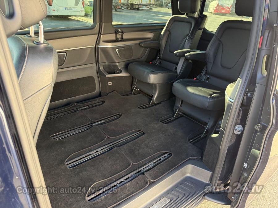 Blue Mercedes-Benz 250 2018 in Tallinn, with an engine capacity of 2.10 L and mileage of 377 thousand km for 33000 €, photo 10 on AUTOMOTO.COM.LV