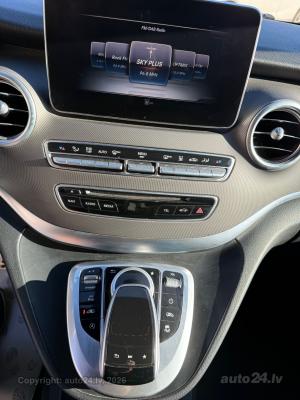 Blue Mercedes-Benz 250 2018 in Tallinn, with an engine capacity of 2.10 L and mileage of 377 thousand km for 33000 €, photo 15 on AUTOMOTO.COM.LV