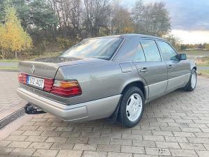 Brūns Mercedes-Benz 250 1991 Tartu, ar dzinēja tilpumu 2.50 L un nobraukumu 399 tūkst. km par 5990 €, foto 3 vietnē AUTOMOTO.COM.LV