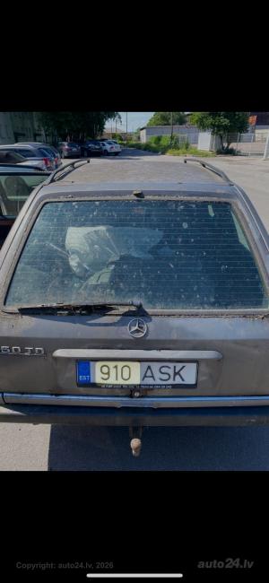 Brown Mercedes-Benz 250 1993 in Tallinn, with an engine capacity of 2.50 L and mileage of 378 thousand km for 1900 €, photo 4 on AUTOMOTO.COM.LV