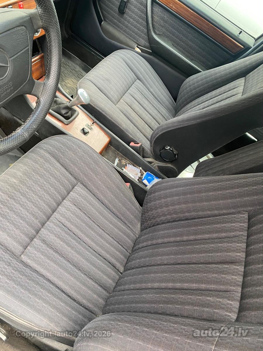 Brown Mercedes-Benz 250 1993 in Tallinn, with an engine capacity of 2.50 L and mileage of 378 thousand km for 1900 €, photo 7 on AUTOMOTO.COM.LV