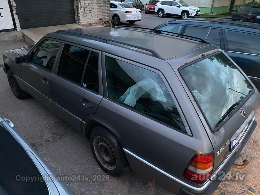 Brown Mercedes-Benz 250 1993 in Tallinn, with an engine capacity of 2.50 L and mileage of 378 thousand km for 1900 €, photo 10 on AUTOMOTO.COM.LV
