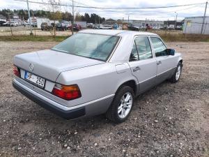 Pelēks Mercedes-Benz 250 1990 Rīga, ar dzinēja tilpumu 2.50 L un nobraukumu 250 tūkst. km par 6200 €, foto 5 vietnē AUTOMOTO.COM.LV