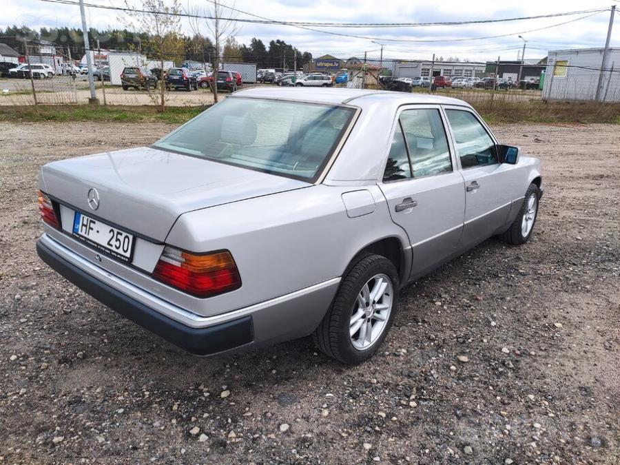 Pelēks Mercedes-Benz 250 1990 Rīga, ar dzinēja tilpumu 2.50 L un nobraukumu 250 tūkst. km par 6200 €, foto 5 vietnē AUTOMOTO.COM.LV