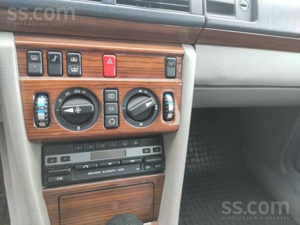 Pelēks Mercedes-Benz 250 1990 Rīga, ar dzinēja tilpumu 2.50 L un nobraukumu 250 tūkst. km par 6200 €, foto 9 vietnē AUTOMOTO.COM.LV