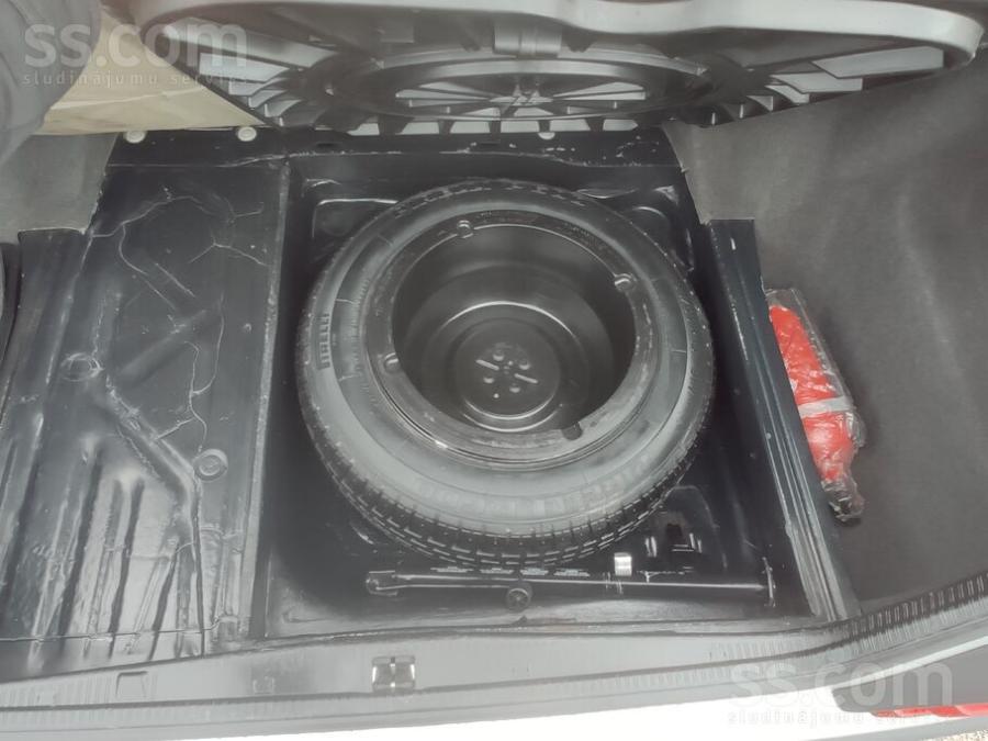 Pelēks Mercedes-Benz 250 1990 Rīga, ar dzinēja tilpumu 2.50 L un nobraukumu 250 tūkst. km par 6200 €, foto 12 vietnē AUTOMOTO.COM.LV