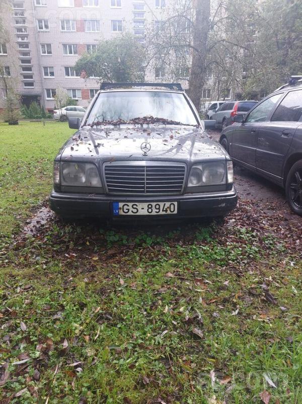 Grey Mercedes-Benz 250 1994 in Riga, with an engine capacity of 2.50 L and mileage of 410 thousand km for 1350 €, photo 5 on AUTOMOTO.COM.LV