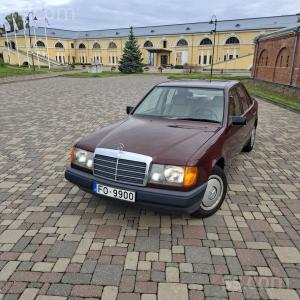 Sarkans Mercedes-Benz 250 1988 Daugavpils, ar dzinēja tilpumu 2.50 L un nobraukumu 228 tūkst. km par 4000 €, foto 1 vietnē AUTOMOTO.COM.LV