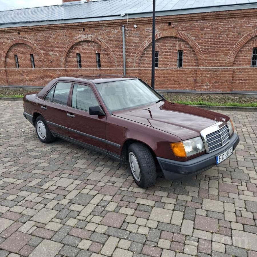 Sarkans Mercedes-Benz 250 1988 Daugavpils, ar dzinēja tilpumu 2.50 L un nobraukumu 228 tūkst. km par 4000 €, foto 5 vietnē AUTOMOTO.COM.LV