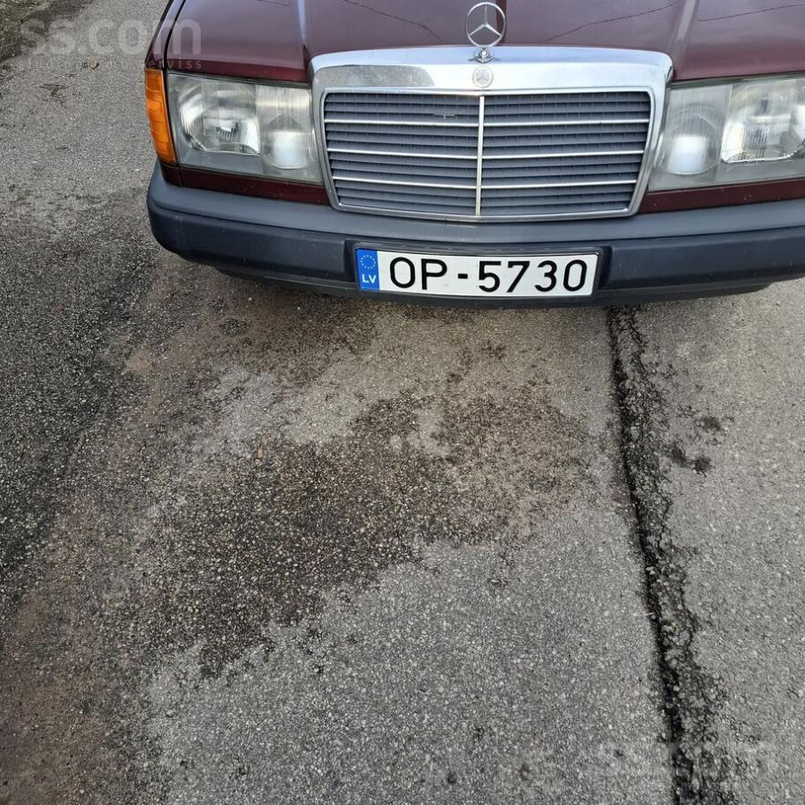 Sarkans Mercedes-Benz 250 1988 Daugavpils, ar dzinēja tilpumu 2.50 L un nobraukumu 228 tūkst. km par 4000 €, foto 18 vietnē AUTOMOTO.COM.LV