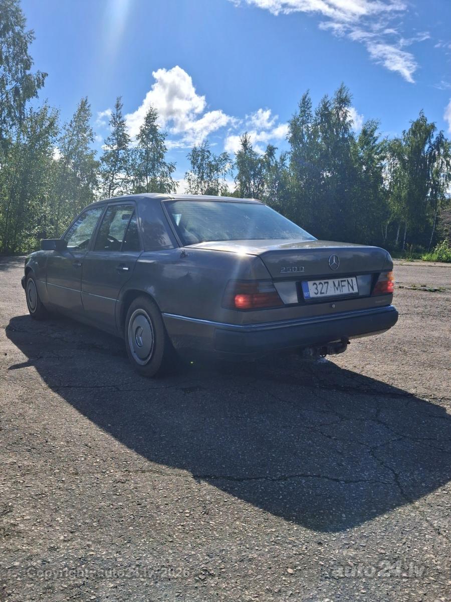 Мерседес 250 1990 в Таллин, объемом двигателя 2.50 л и пробегом 0 тыс. км за 800 €, фото 5 на AUTOMOTO.COM.LV