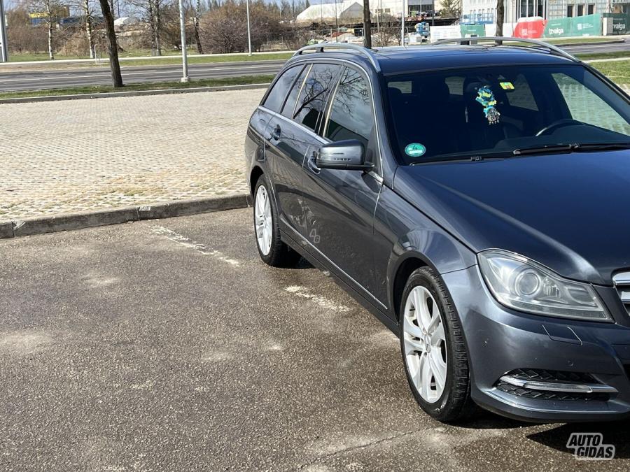 Mercedes-Benz 250 2012 in Siauliai, with an engine capacity of 2.20 L and mileage of 320 thousand km for 7500 €, photo 4 on AUTOMOTO.COM.LV