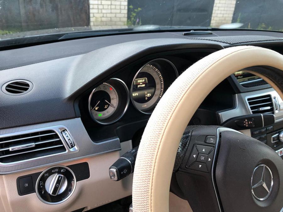Mercedes-Benz 250 2014 in Kohtla-Jarve, with an engine capacity of 2.10 L and mileage of 300 thousand km for 10000 €, photo 7 on AUTOMOTO.COM.LV